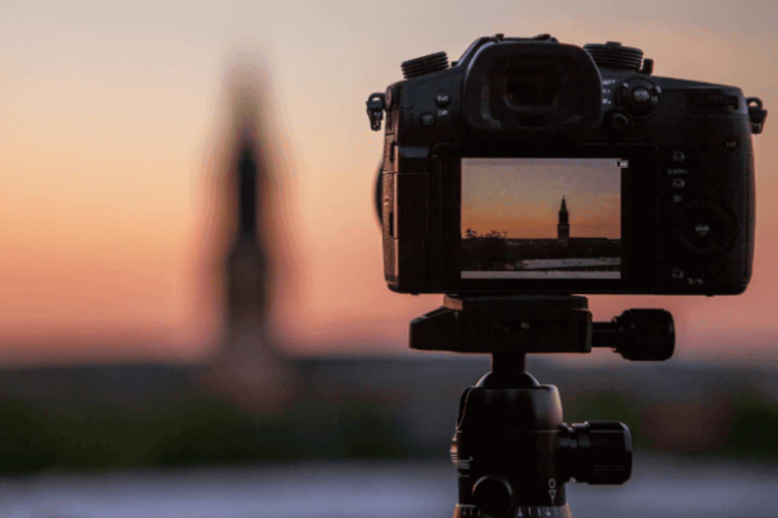 7 Best Zoom Cameras for Travel Photography